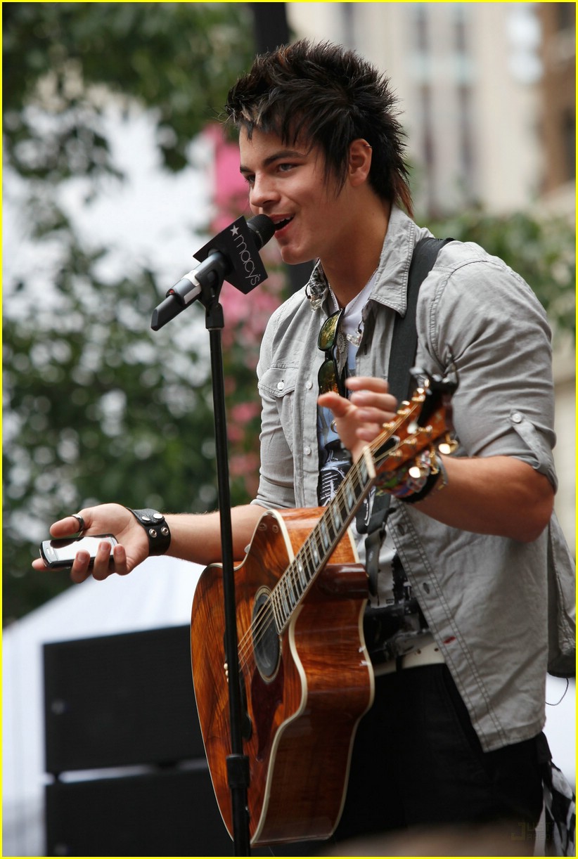 Josh Golden: 'Here We Go' Again at Macy's | Photo 382114 - Photo ...