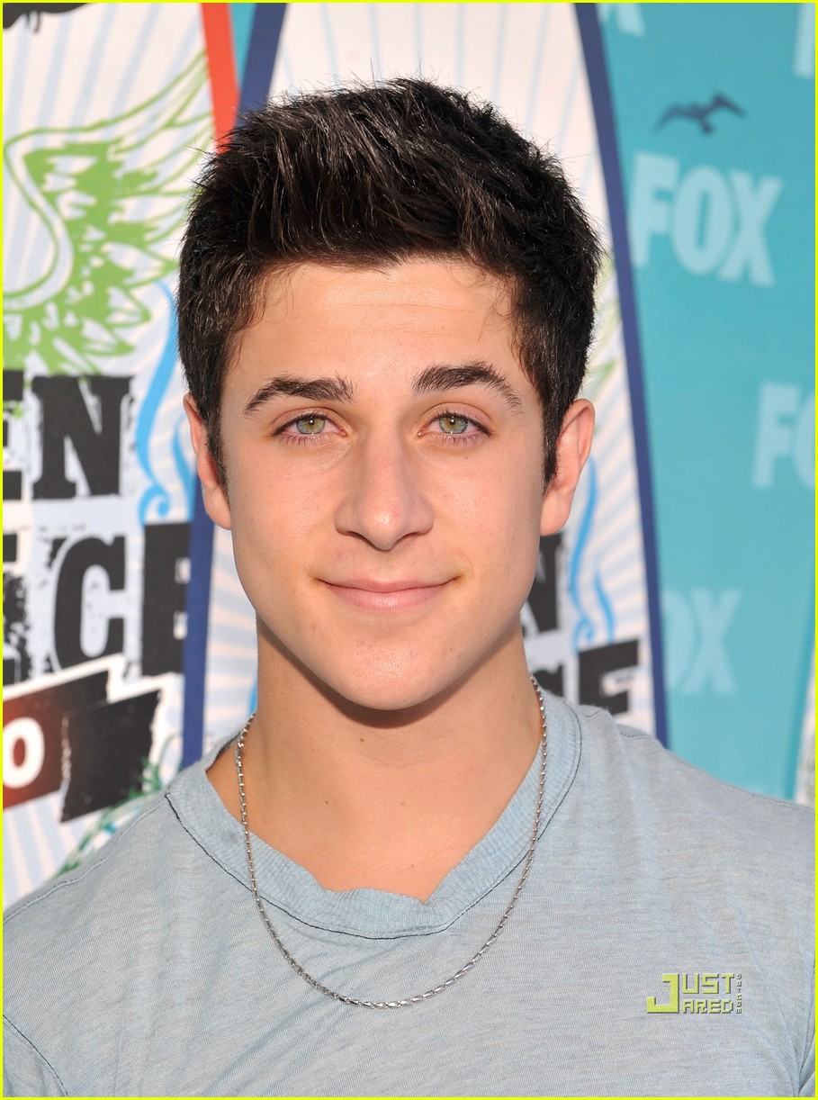 David Henrie - Teen Choice Awards 2010 Red Carpet | Photo 381122 ...