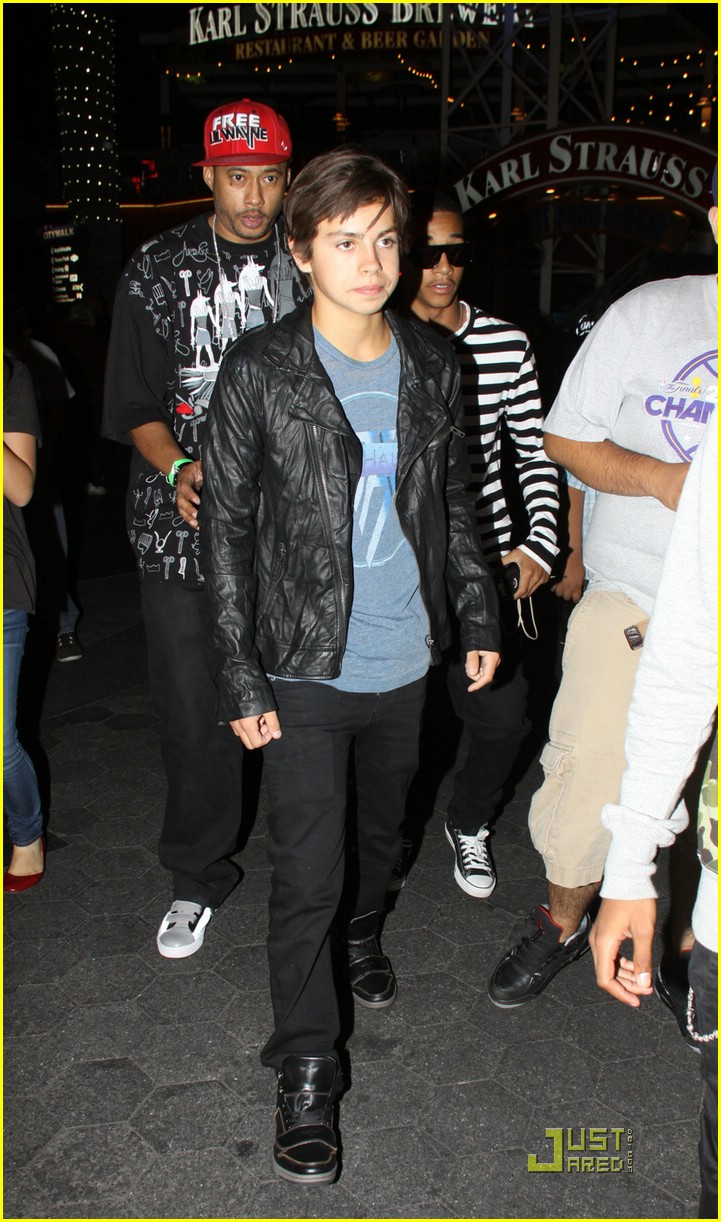 Jake T. Austin: Max Gets a New Love Interest! | Photo 381288 - Photo ...