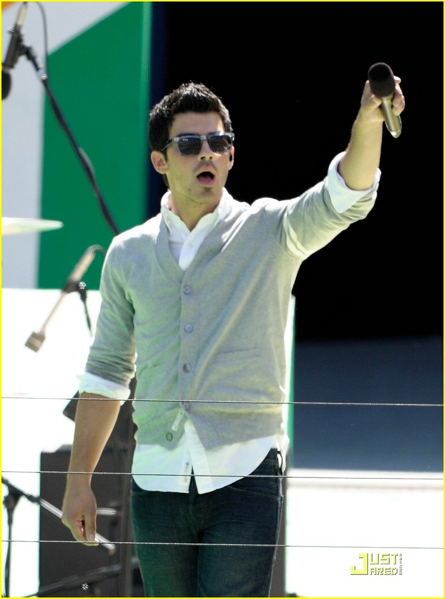 Jonas Brothers at Arthur Ashe Kids Days -- VIDEOS! | Photo 383270 ...