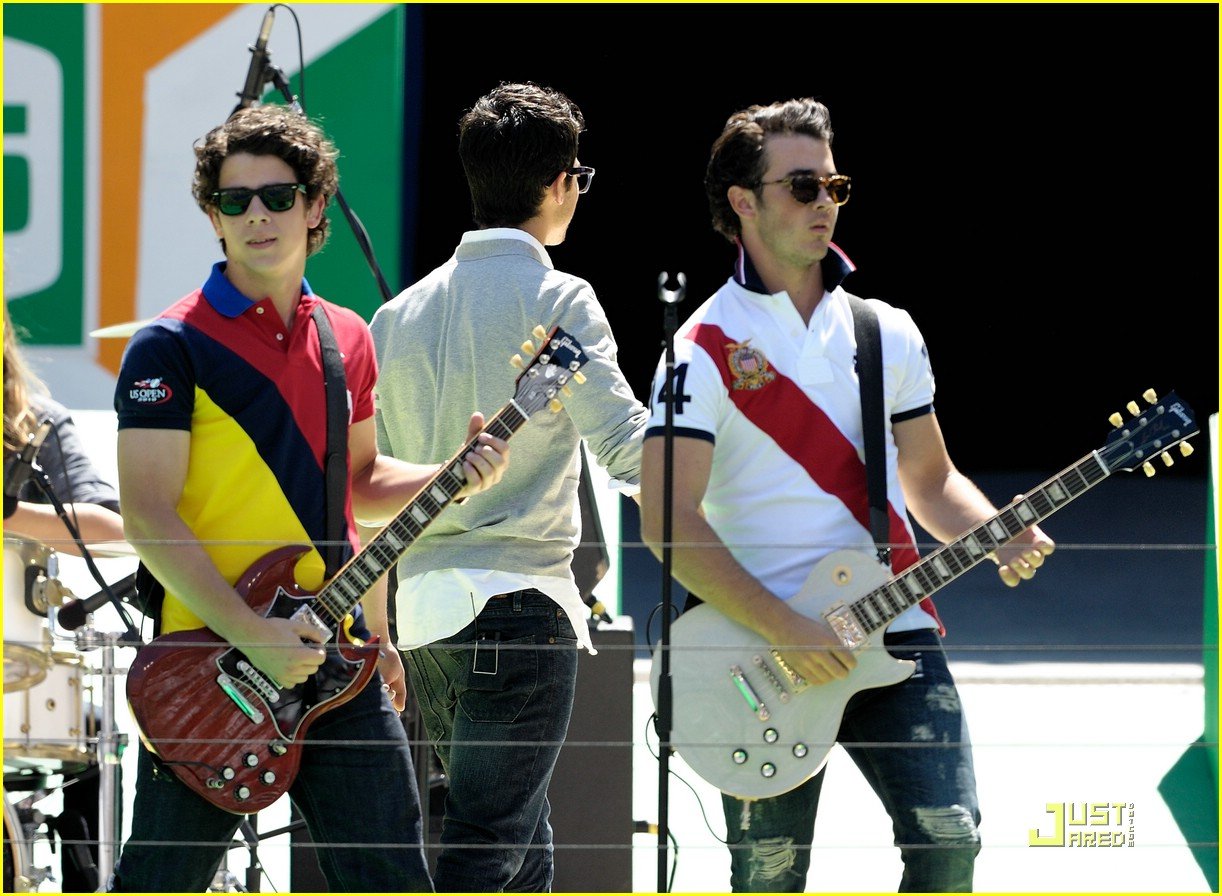Jonas Brothers at Arthur Ashe Kids Days -- VIDEOS! | Photo 383271 ...