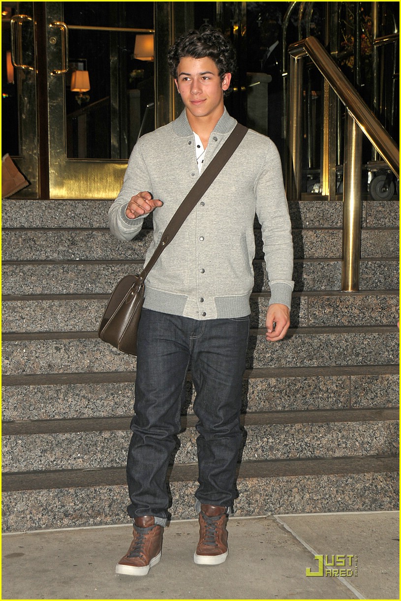 Joe & Nick Jonas: Camp Rock 2 Bloopers! | Photo 382998 - Photo Gallery ...