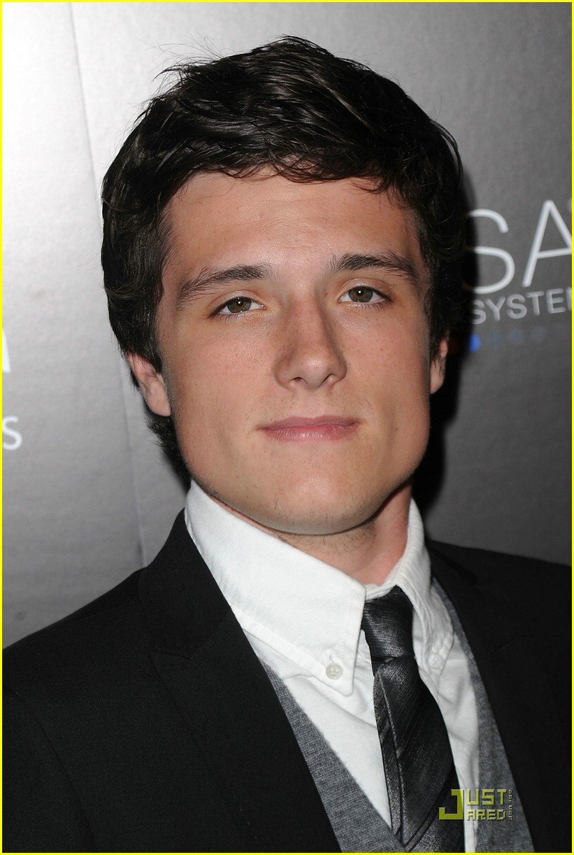 Josh Hutcherson As A Vampire
