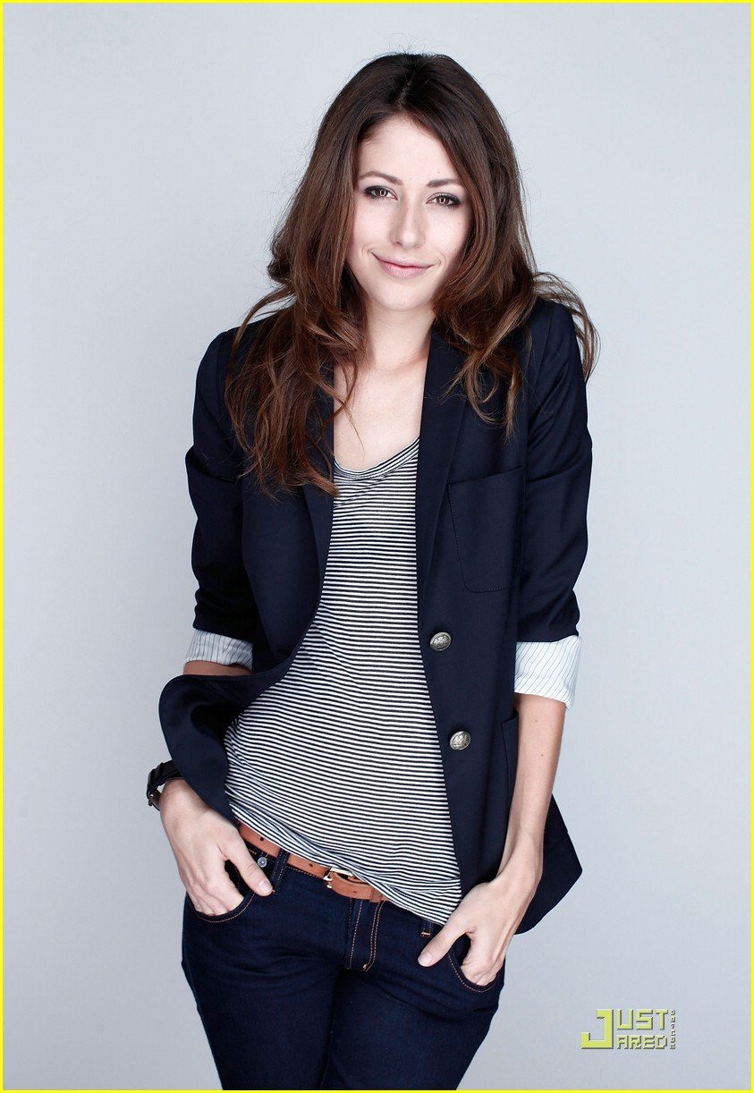 Amanda Crew 'Repeats' at TIFF 2010 | Photo 385363 - Photo Gallery ...