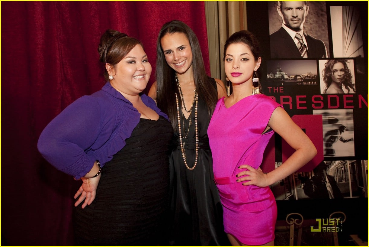 'Gigantic' Premieres October 8th -- FIRST LOOK! | Photo 387575 - Photo ...