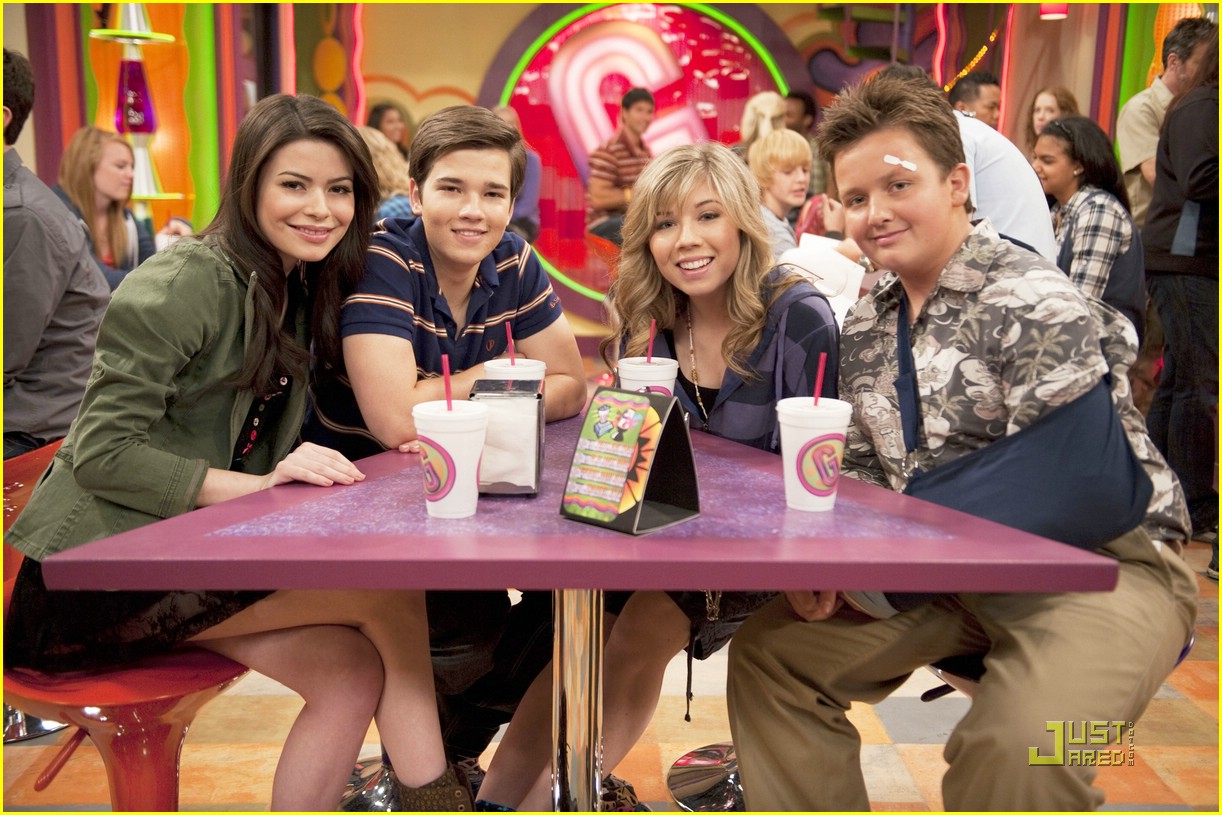 Miranda Cosgrove Gets Pranky | Photo 386900 - Photo Gallery | Just ...