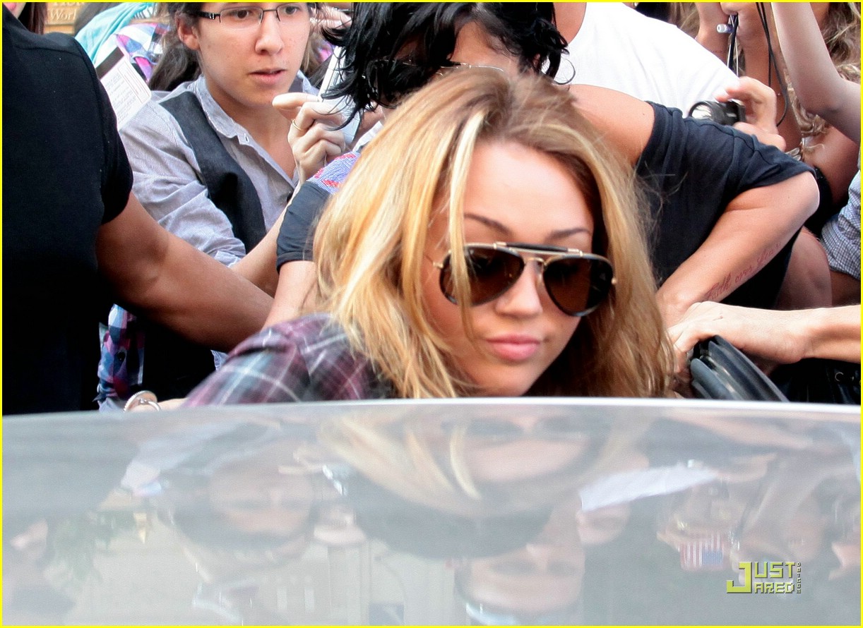 Miley Cyrus: Hello, French Fans! | Photo 384237 - Photo Gallery | Just ...