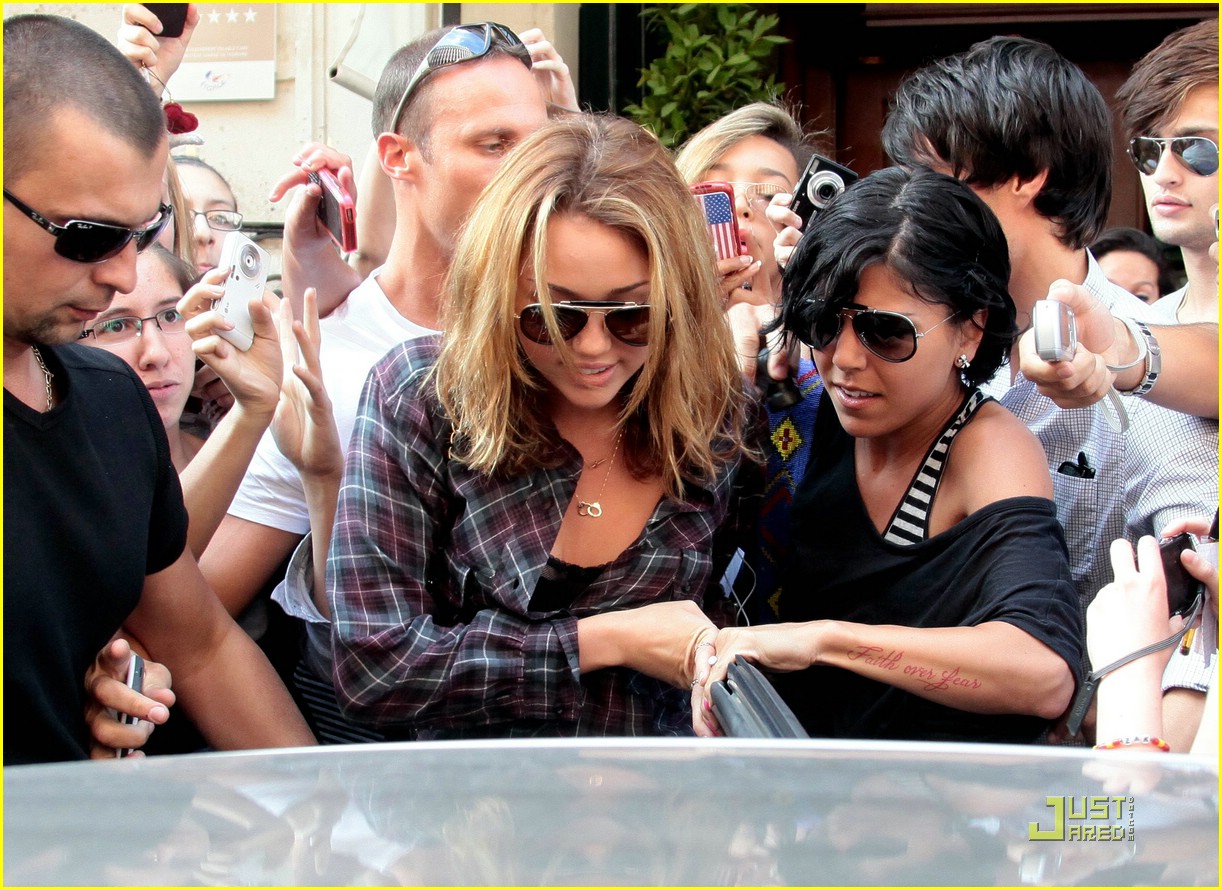 Miley Cyrus: Hello, French Fans! | Photo 384240 - Photo Gallery | Just ...
