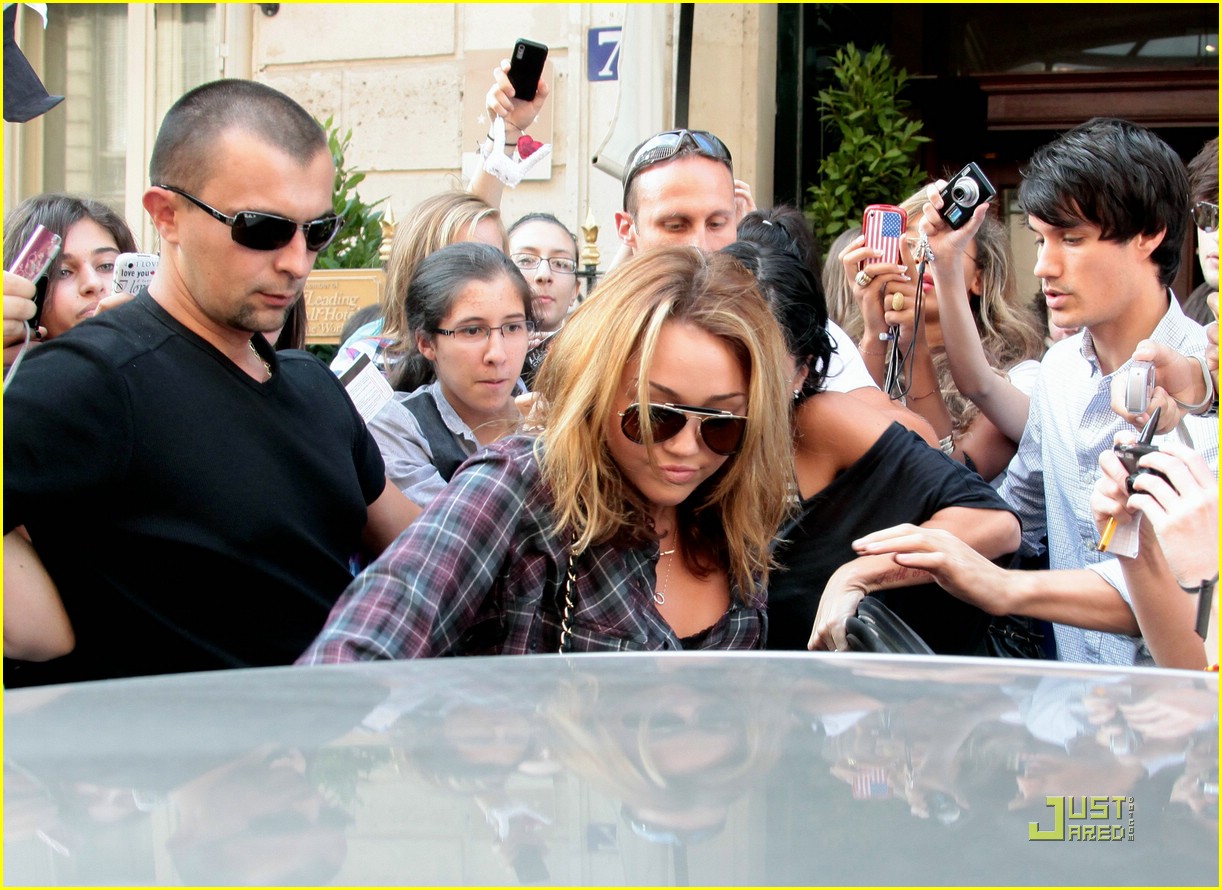 Miley Cyrus: Hello, French Fans! | Photo 384242 - Photo Gallery | Just ...