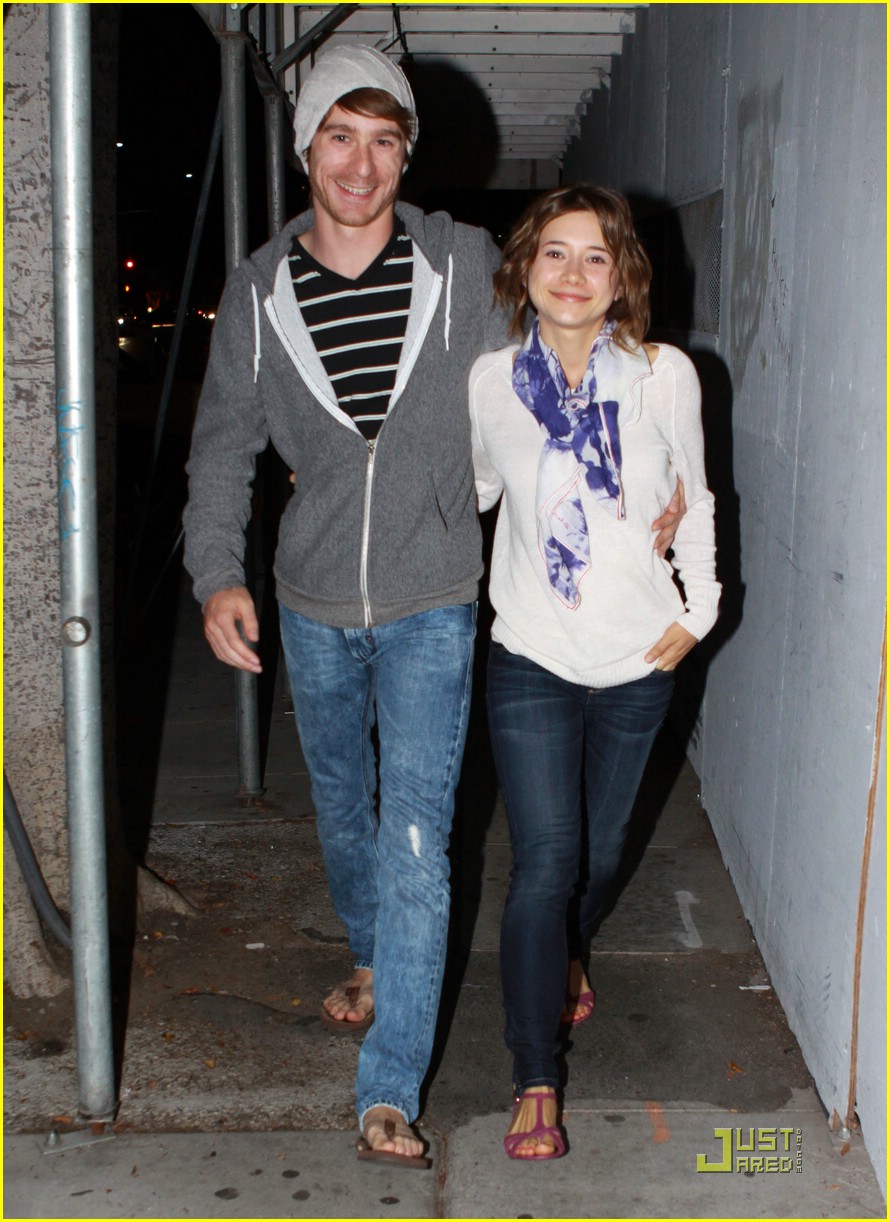 Olesya Rulin: 'Expecting Mary' Opens TODAY! | Photo 384919 - Photo ...