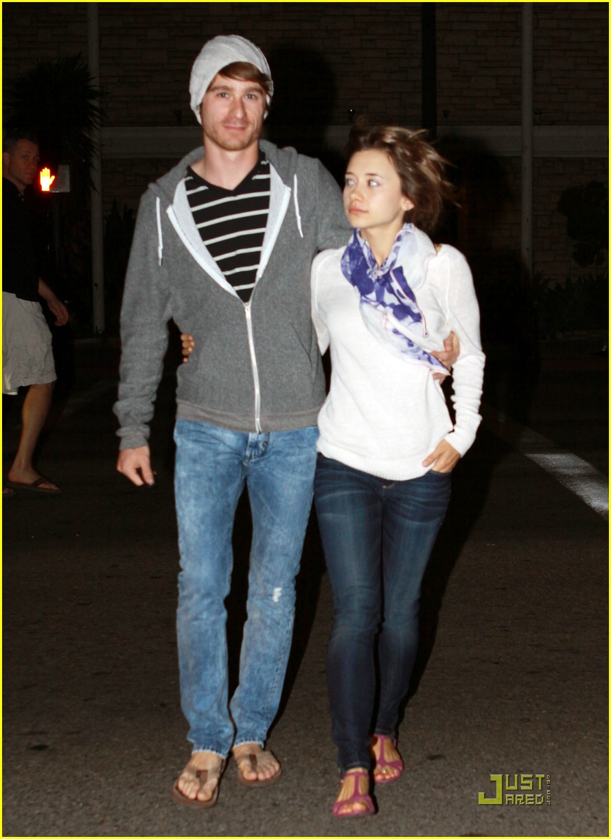 Olesya Rulin: 'Expecting Mary' Opens TODAY! | Photo 384924 - Photo Gallery | Just Jared Jr.