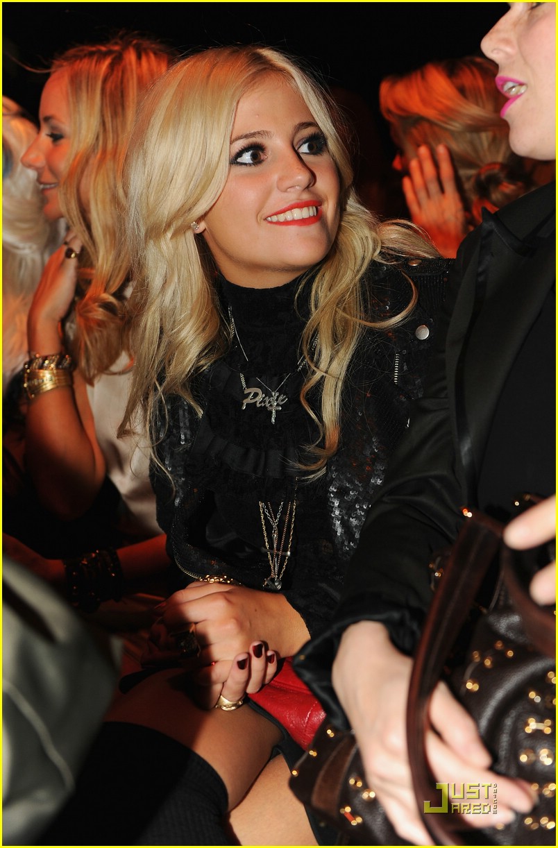 Pixie Lott: 'Broken Arrow' EP Out Now! | Photo 386406 - Photo Gallery | Just Jared Jr.