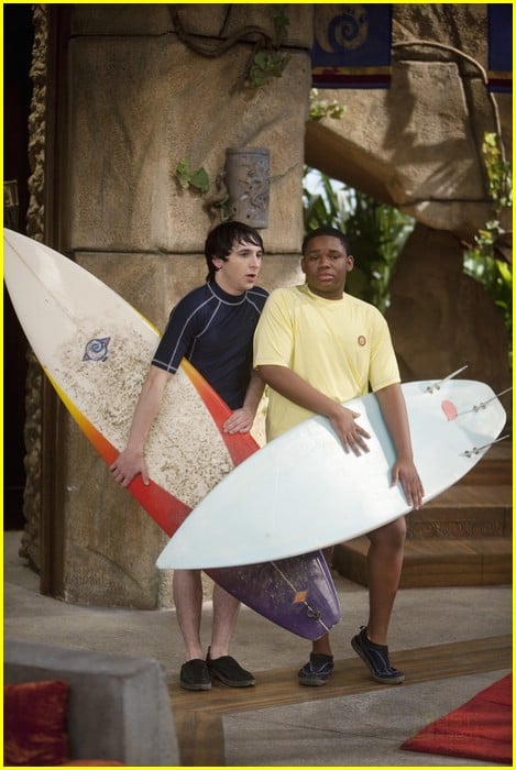 Mitchel Musso & Doc Shaw: Blindfolded Brothers | Photo 383863 - Photo ...