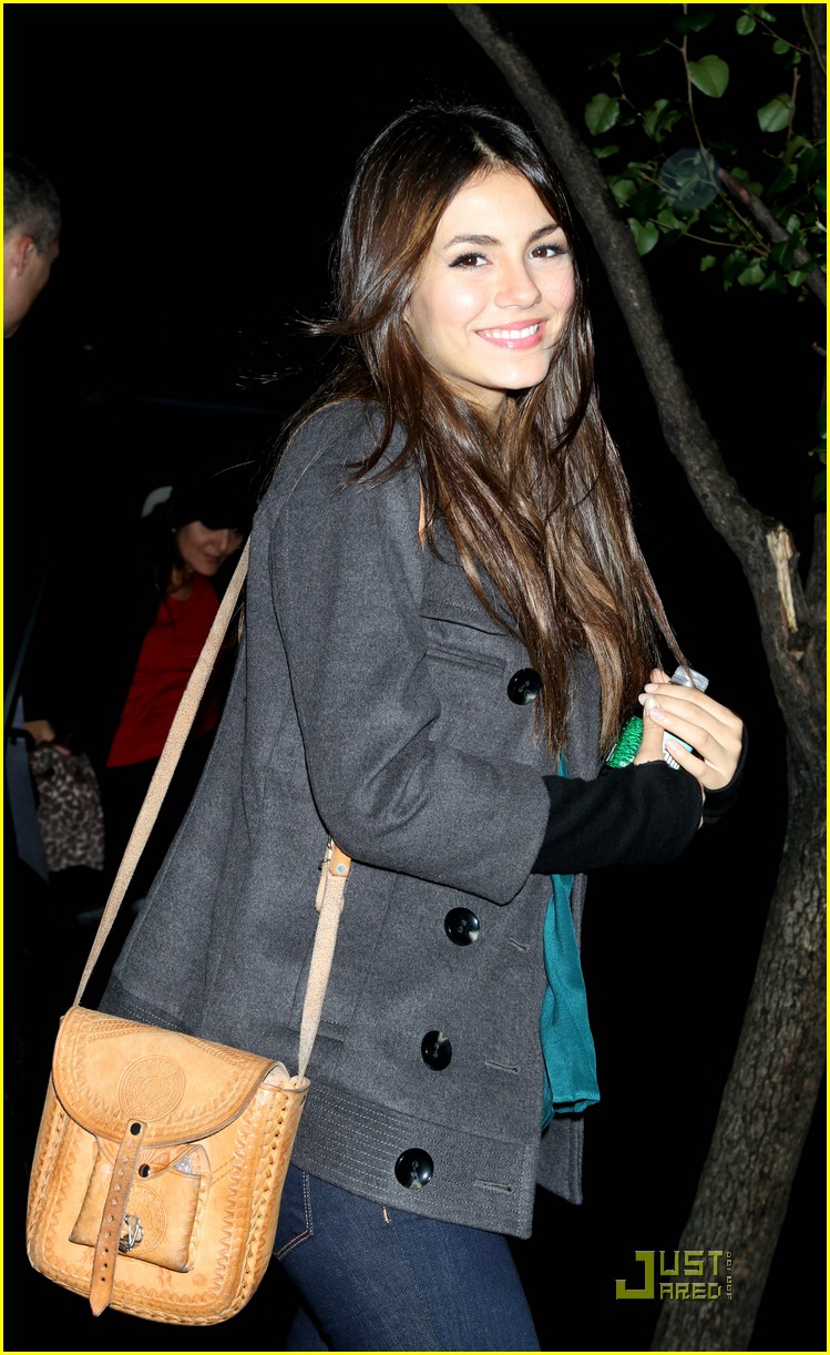 Victoria Justice Cries 'Werewolf' on PIX Morning Show | Photo 387324 ...