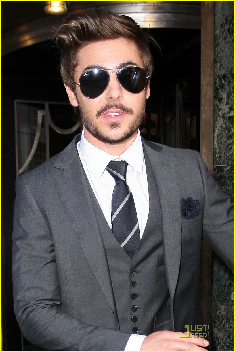 Full Sized Photo of zac efron charlie london 29 | Zac Efron: 'Charlie ...