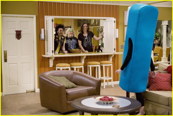 Full Sized Photo of logan miller caitlyn love sings band 17 | Caitlyn ...