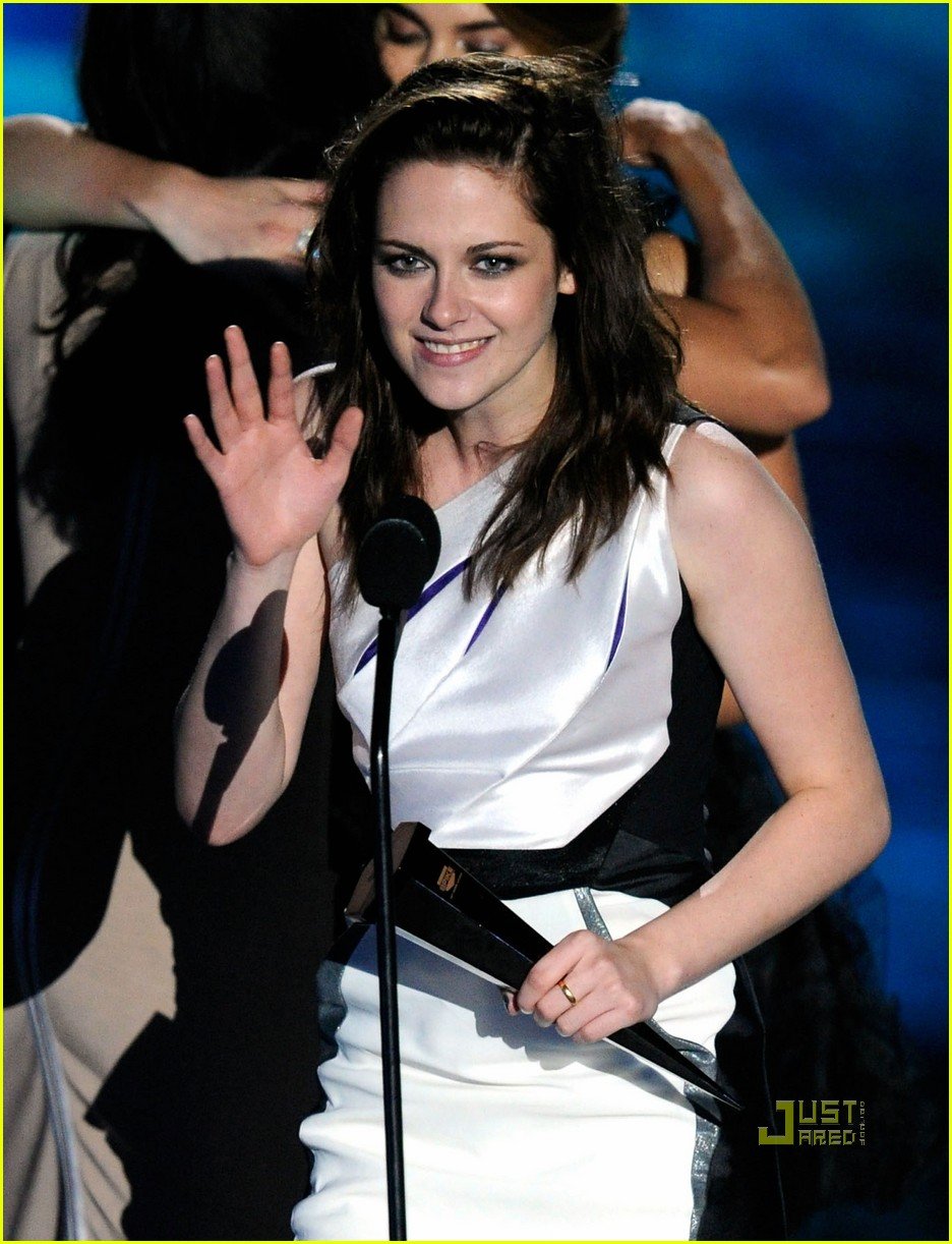 Full Sized Photo of kristen stewart scream awards 07 | Kristen Stewart: Scream Awards Fantasy ...