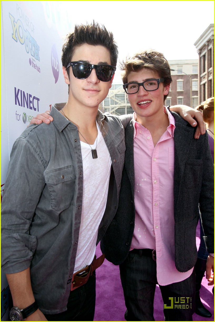 Gregg Sulkin & Molly Quinn: Power of Youth Pair | Photo 391448 - Photo ...