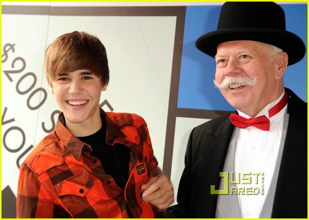 Justin Bieber Gives Away 500 Tickets at Power of Youth Event! | Photo ... Justin Bieber Gives Away 500 Tickets at Power of Youth Event! | Photo ...