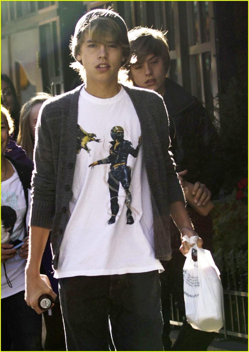 Dylan & Cole Sprouse: Chocolate Milk Men | Photo 390356 - Photo Gallery ...