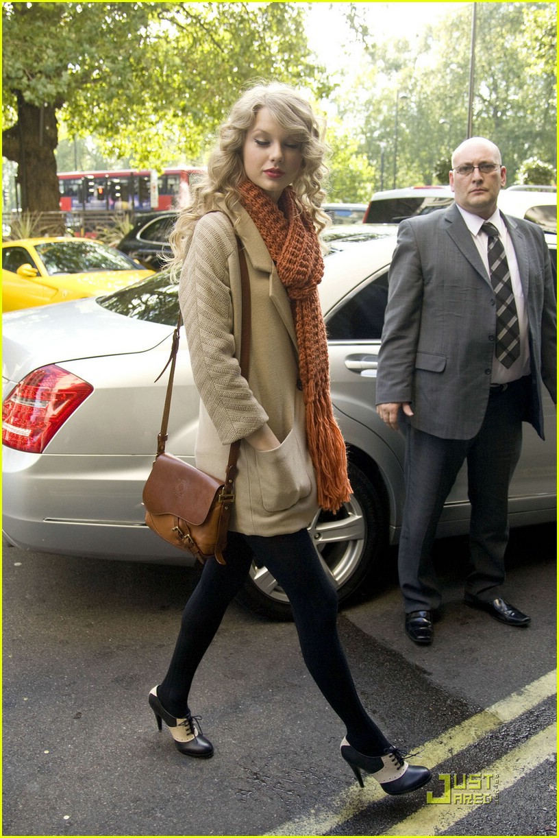 Taylor Swift's 21st? Winter Themed! | Photo 390982 - Photo Gallery ...