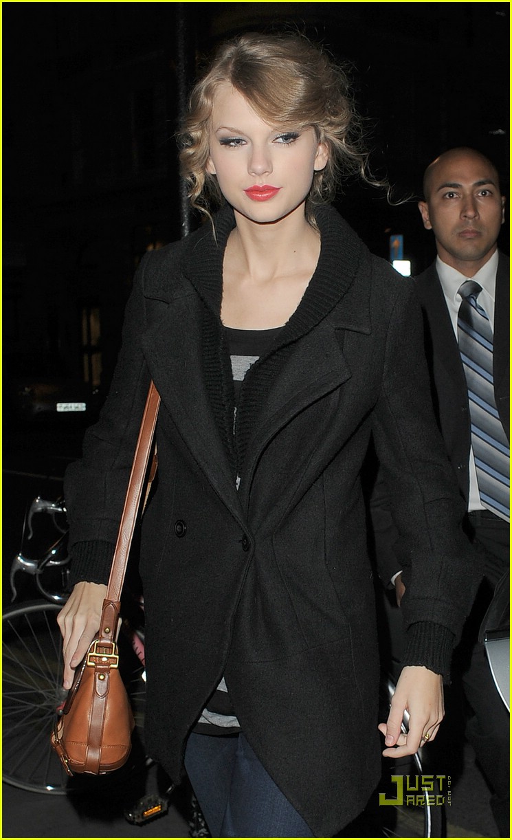 Taylor Swift's 21st? Winter Themed! | Photo 390983 - Photo Gallery ...