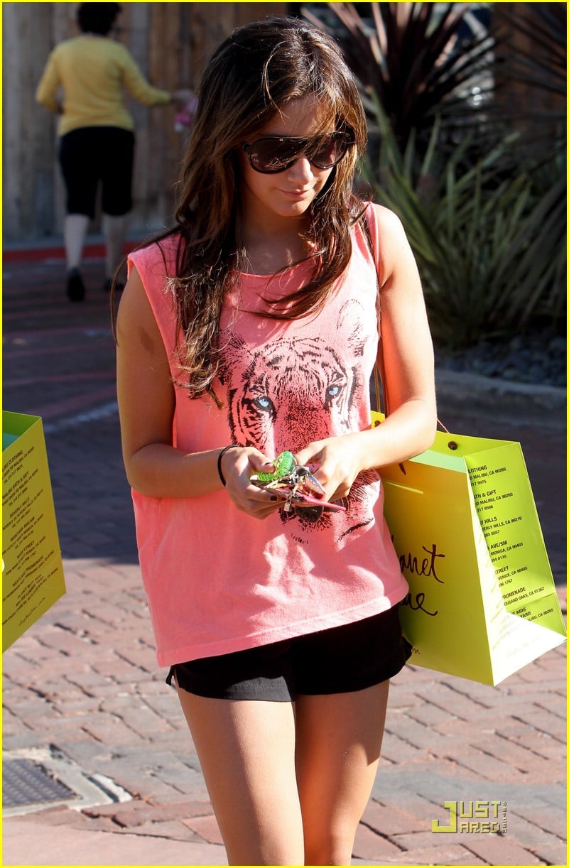 Ashley Tisdale & Casey Weiant: Malibu Mates | Photo 389350 - Photo ...