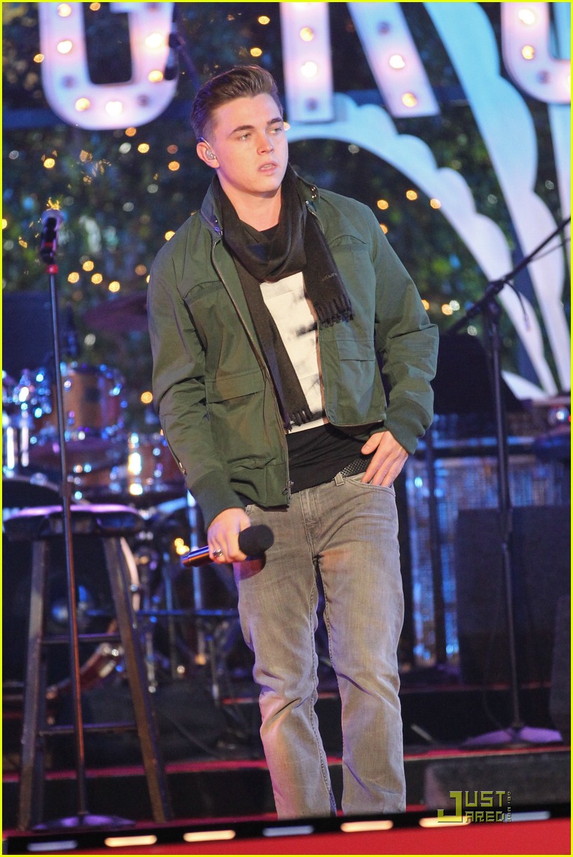 David Archuleta & Jesse McCartney Light Up The Grove | Photo 394919 ...