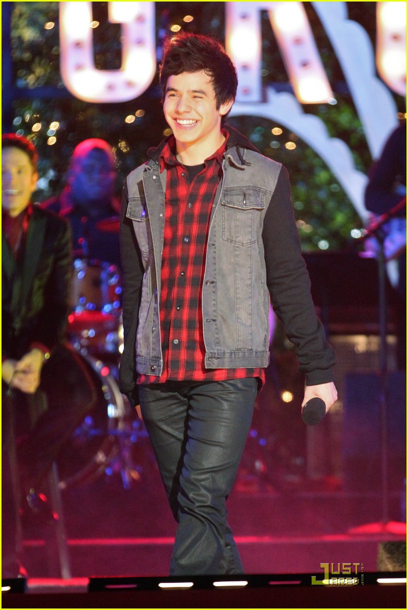 David Archuleta & Jesse McCartney Light Up The Grove | Photo 394922 ...