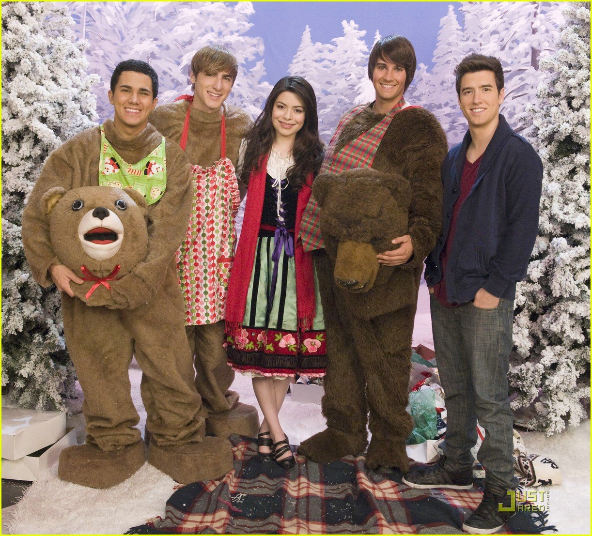 Big Time Rush: 'All I Want For Christmas' is Miranda Cosgrove! | Photo ...