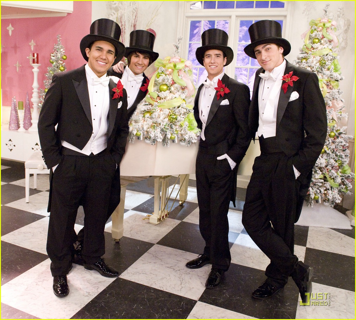 Big Time Rush: 'All I Want For Christmas' is Miranda Cosgrove! | Photo ...