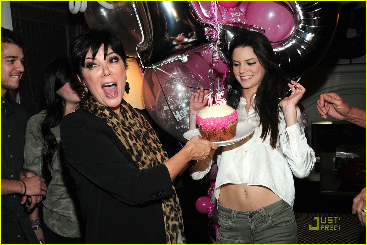 Kendall Jenner: 15th Birthday with Sony PlayStation! | Photo 394529 ...