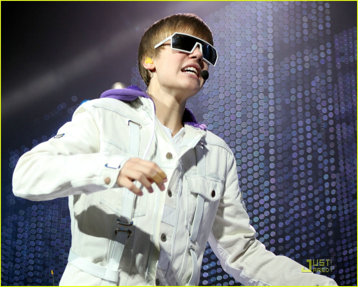 Justin Bieber: Cake in Canada! | Photo 395148 - Photo Gallery | Just ...