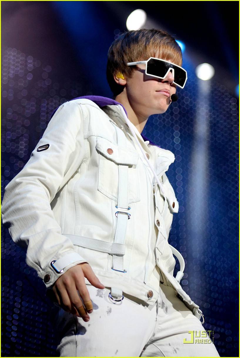 Full Sized Photo of justin bieber cake canada 29 | Justin Bieber: Cake ...