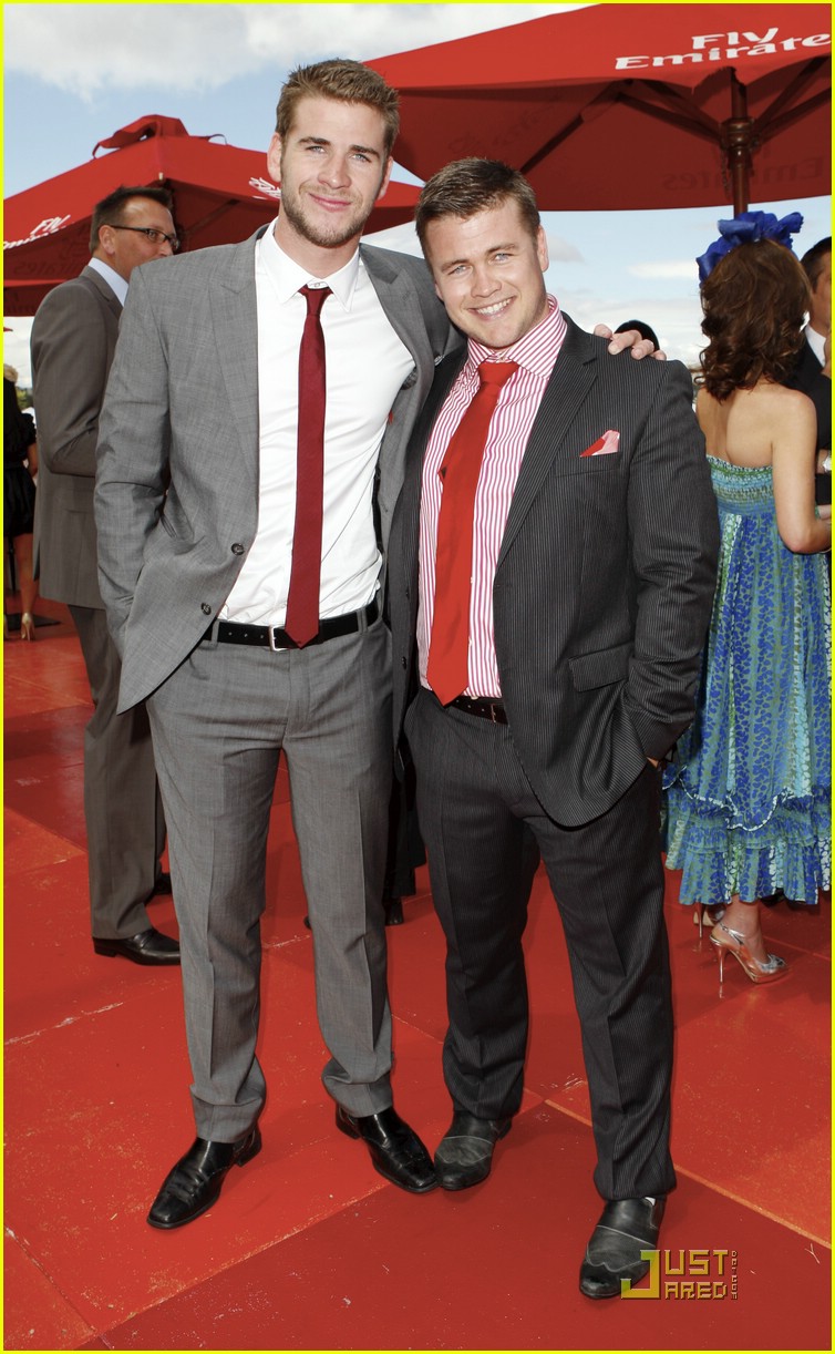 Liam Hemsworth Height