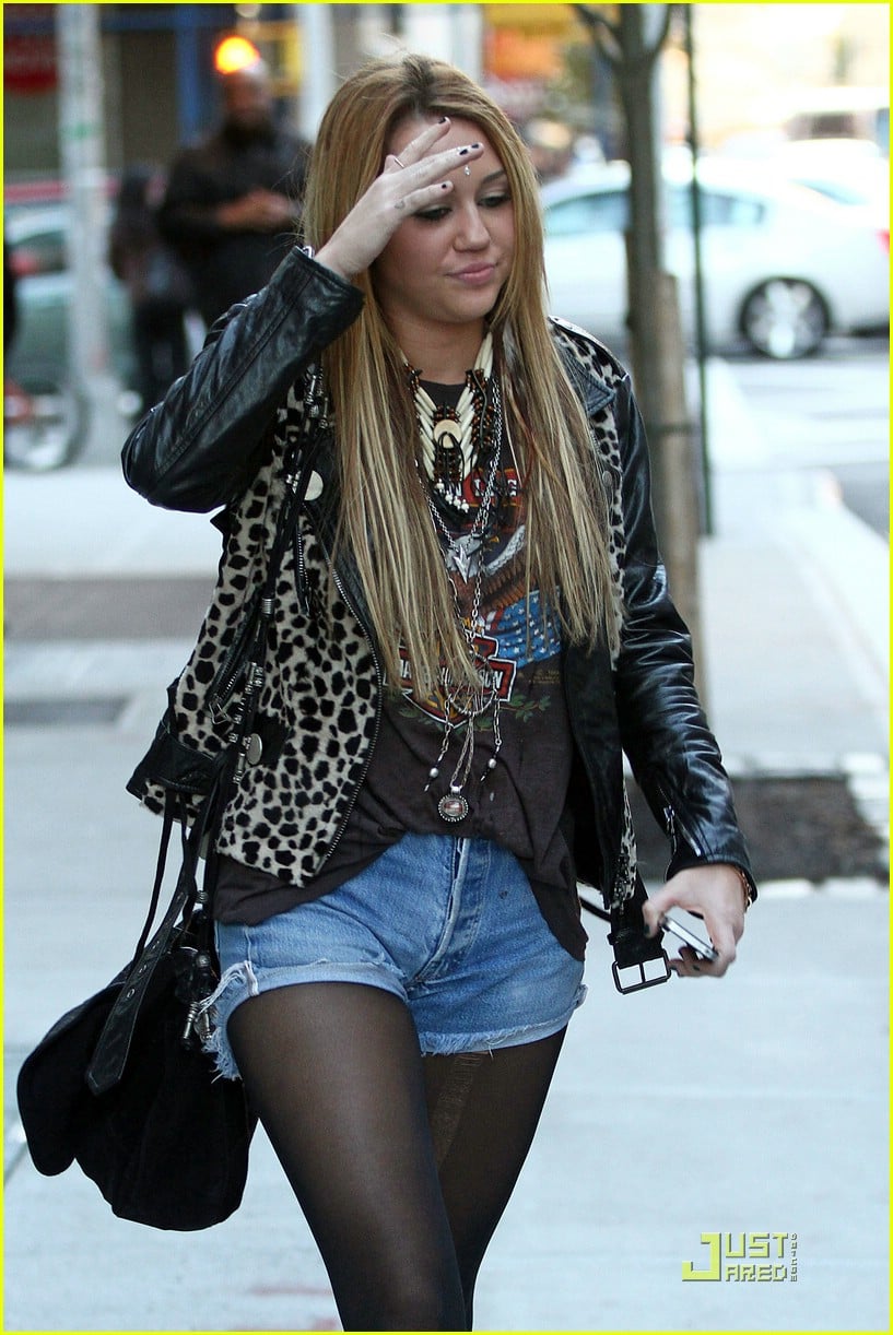 Miley Cyrus to Perform at AMAs 2010! | Photo 393730 - Photo Gallery ...