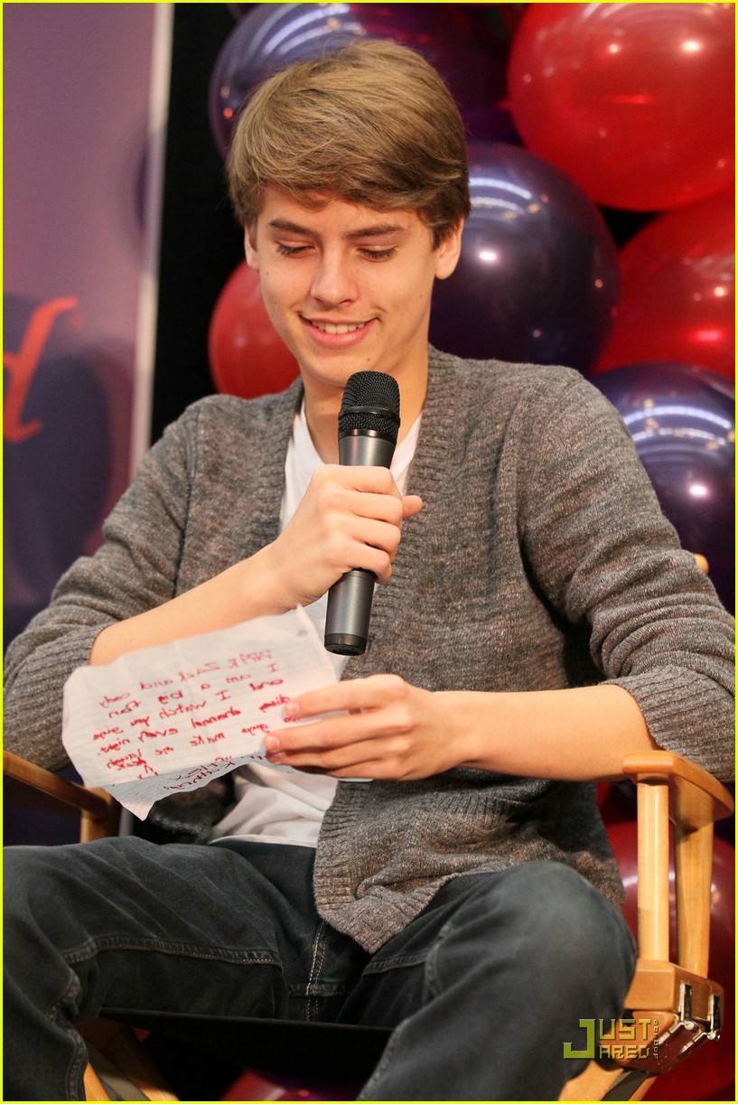 Dylan & Cole Sprouse Make Some Milkshakes | Photo 393862 - Photo ...