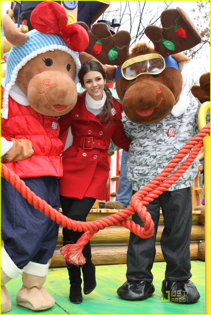 Victoria Justice: Macy's Thanksgiving Parade 2010! | Photo 395288 ...