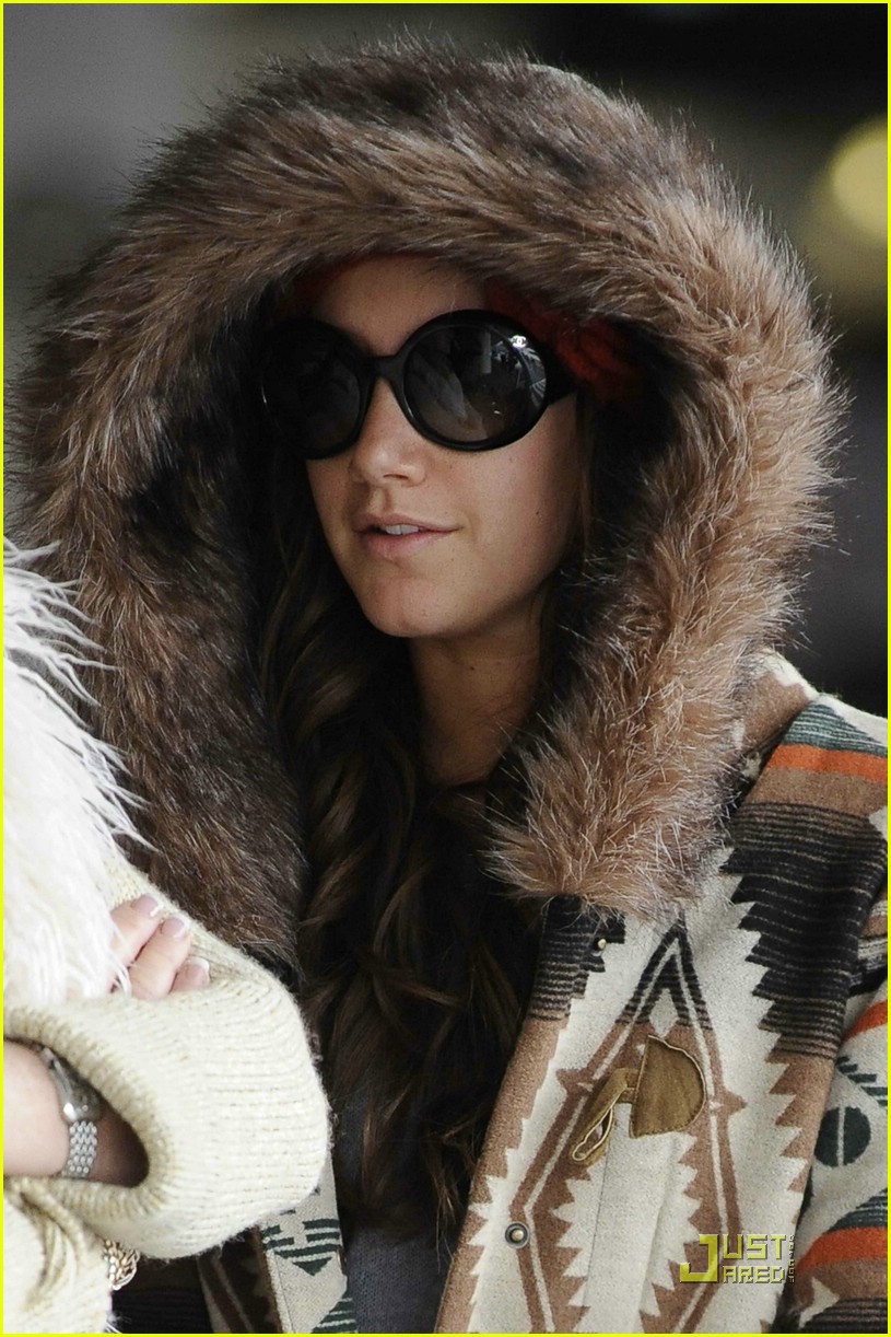 Ashley Tisdale Hoodie Hidden At Lax Photo 398168 Photo Gallery Just Jared Jr