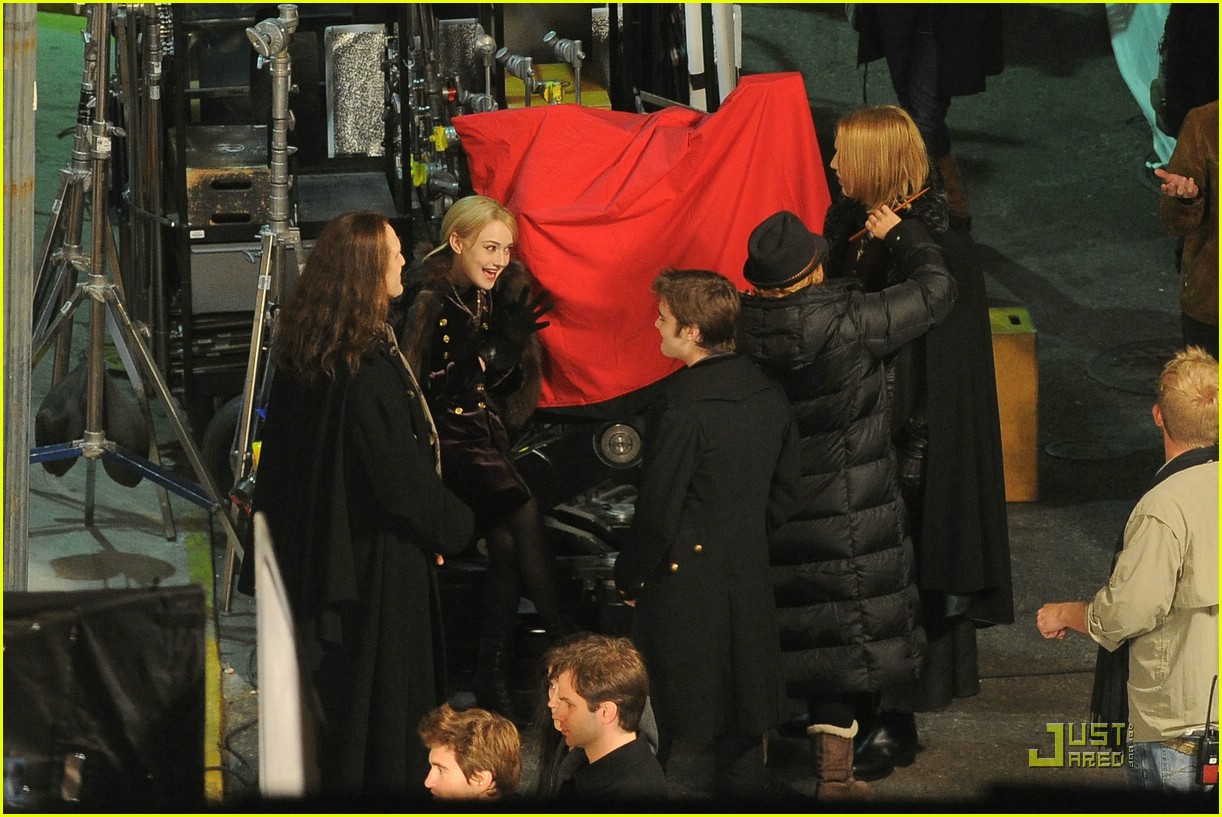 Dakota Fanning: Breaking Dawn Set Pics! | Photo 398046 - Photo Gallery ...