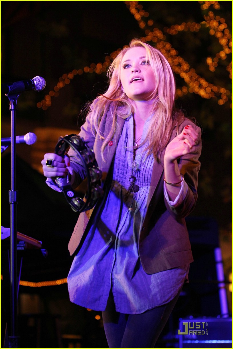 Emily Osment: Red Kettle Concert Cutie! | Photo 398006 - Photo Gallery ...