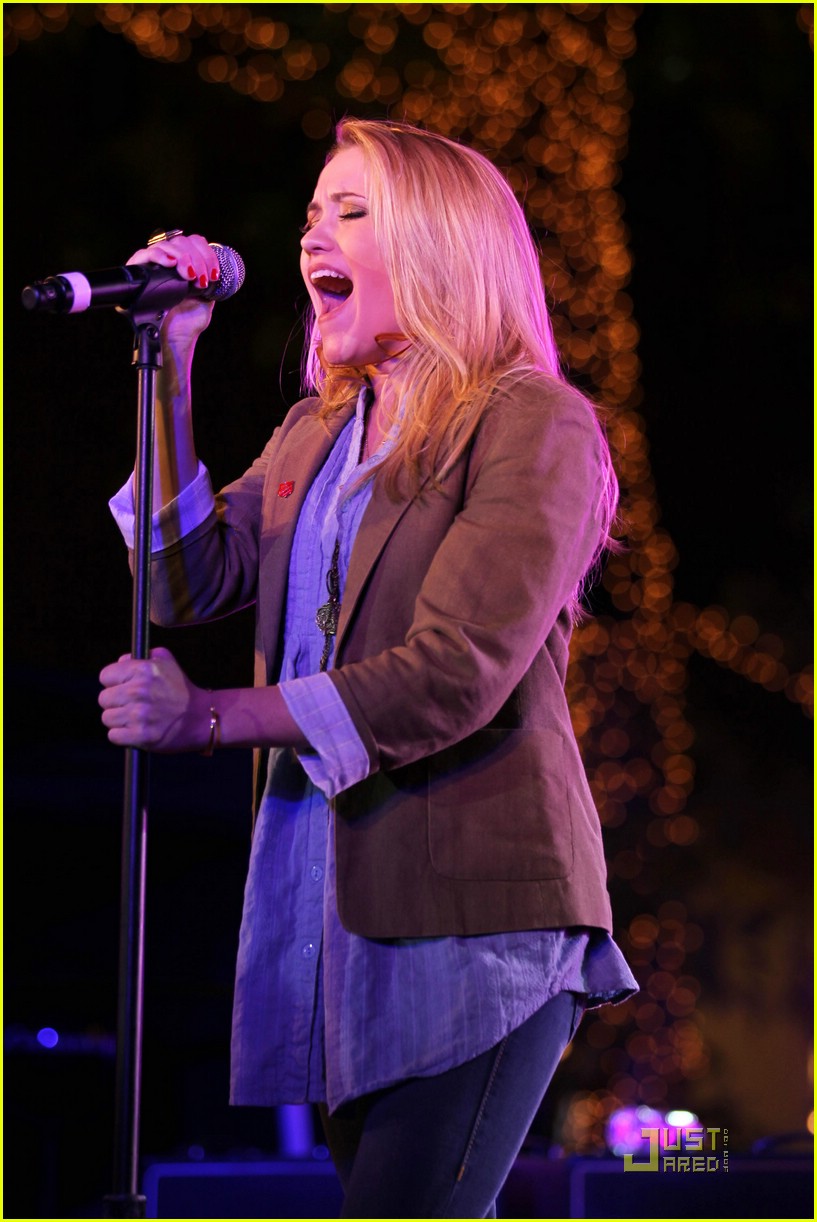 Emily Osment: Red Kettle Concert Cutie! | Photo 398019 - Photo Gallery ...