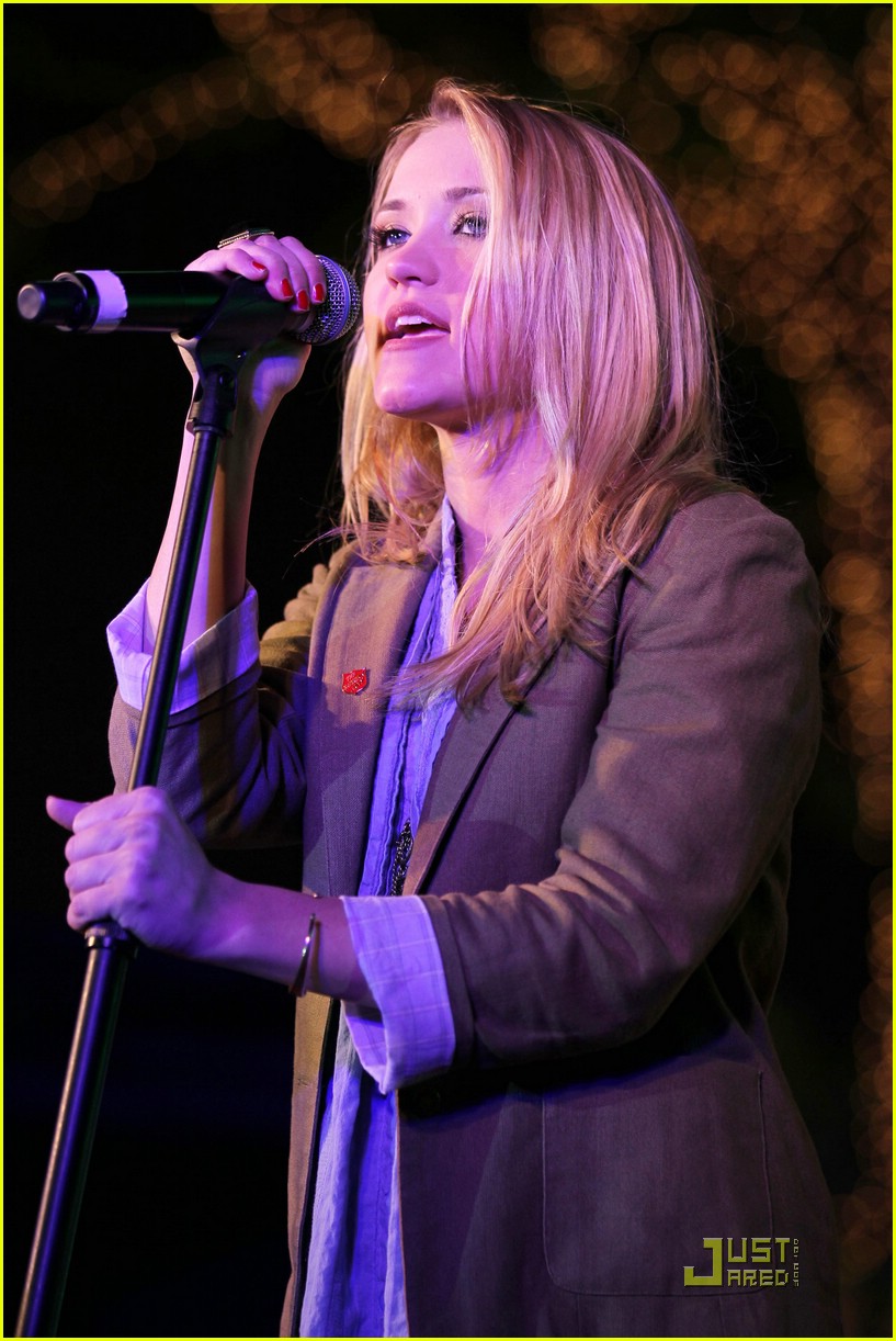 Emily Osment: Red Kettle Concert Cutie! | Photo 398023 - Photo Gallery ...