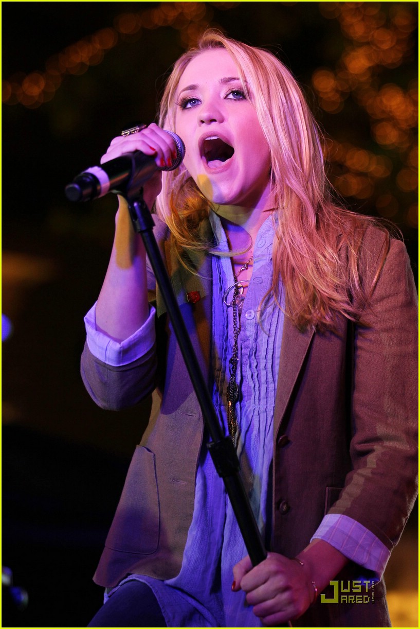 Emily Osment: Red Kettle Concert Cutie! | Photo 398025 - Photo Gallery ...