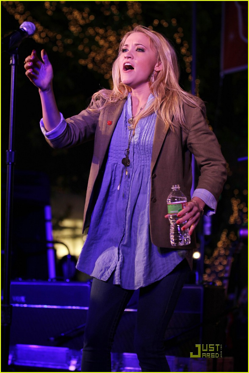 Emily Osment: Red Kettle Concert Cutie! | Photo 398028 - Photo Gallery ...