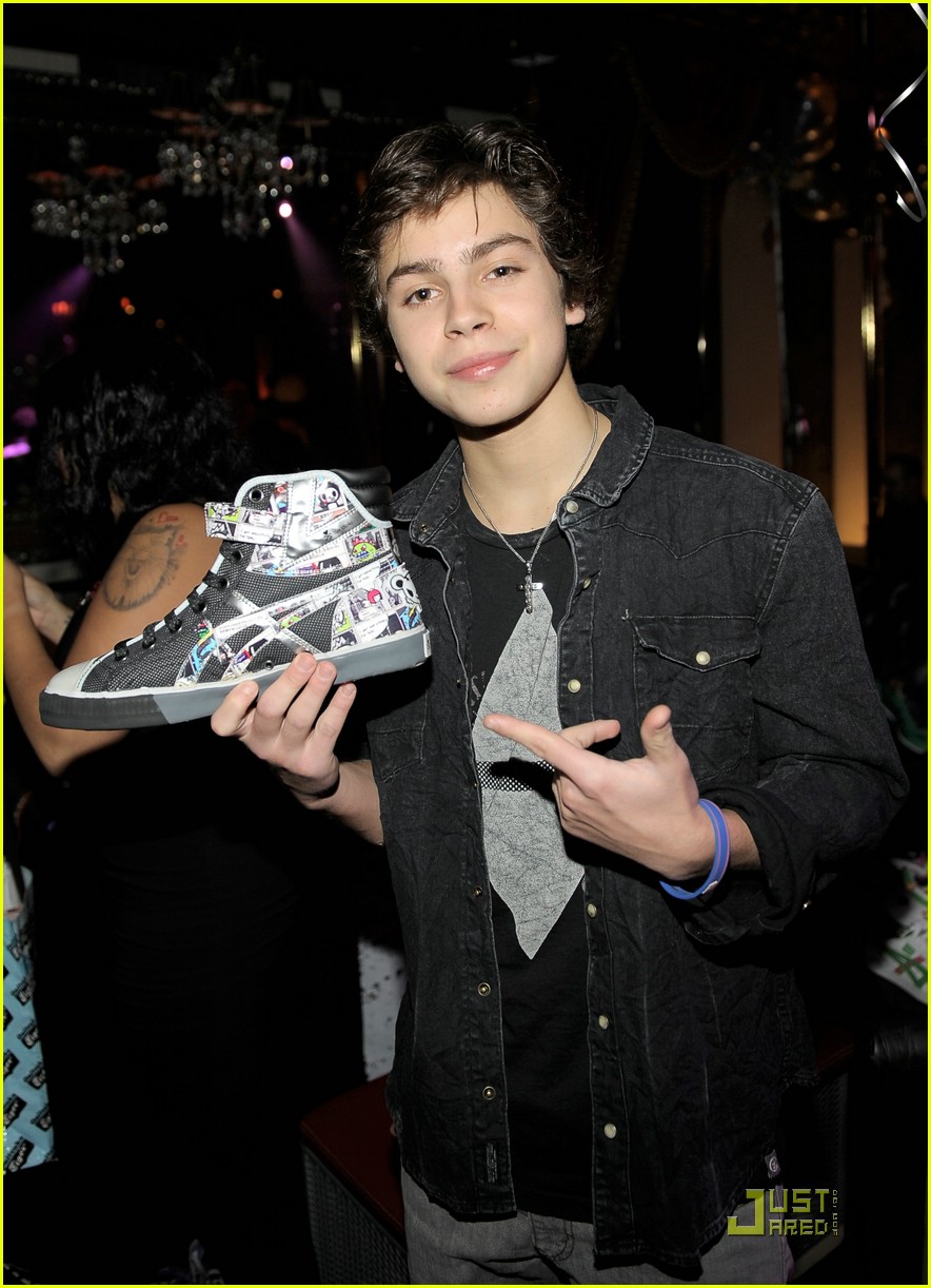 Jake T. Austin: Beacher's Madhouse Birthday Party! | Photo 396382 ...