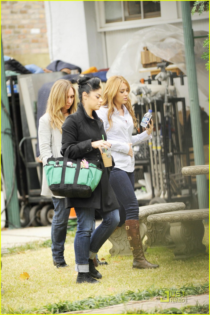 Miley Cyrus: Not 'So Undercover' in New Orleans | Photo 397938 - Photo ...