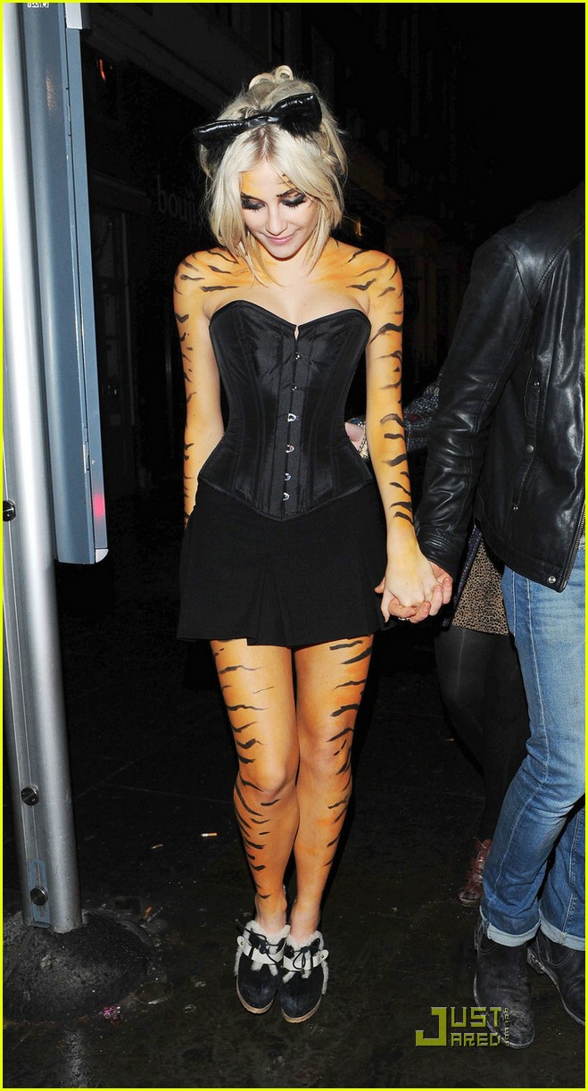 Pixie Lott Turns Into Tiger After Tour End | Photo 398348 - Photo ...