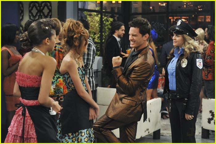 Zendaya & Bella Thorne Party It Up | Photo 395886 - Photo Gallery ...