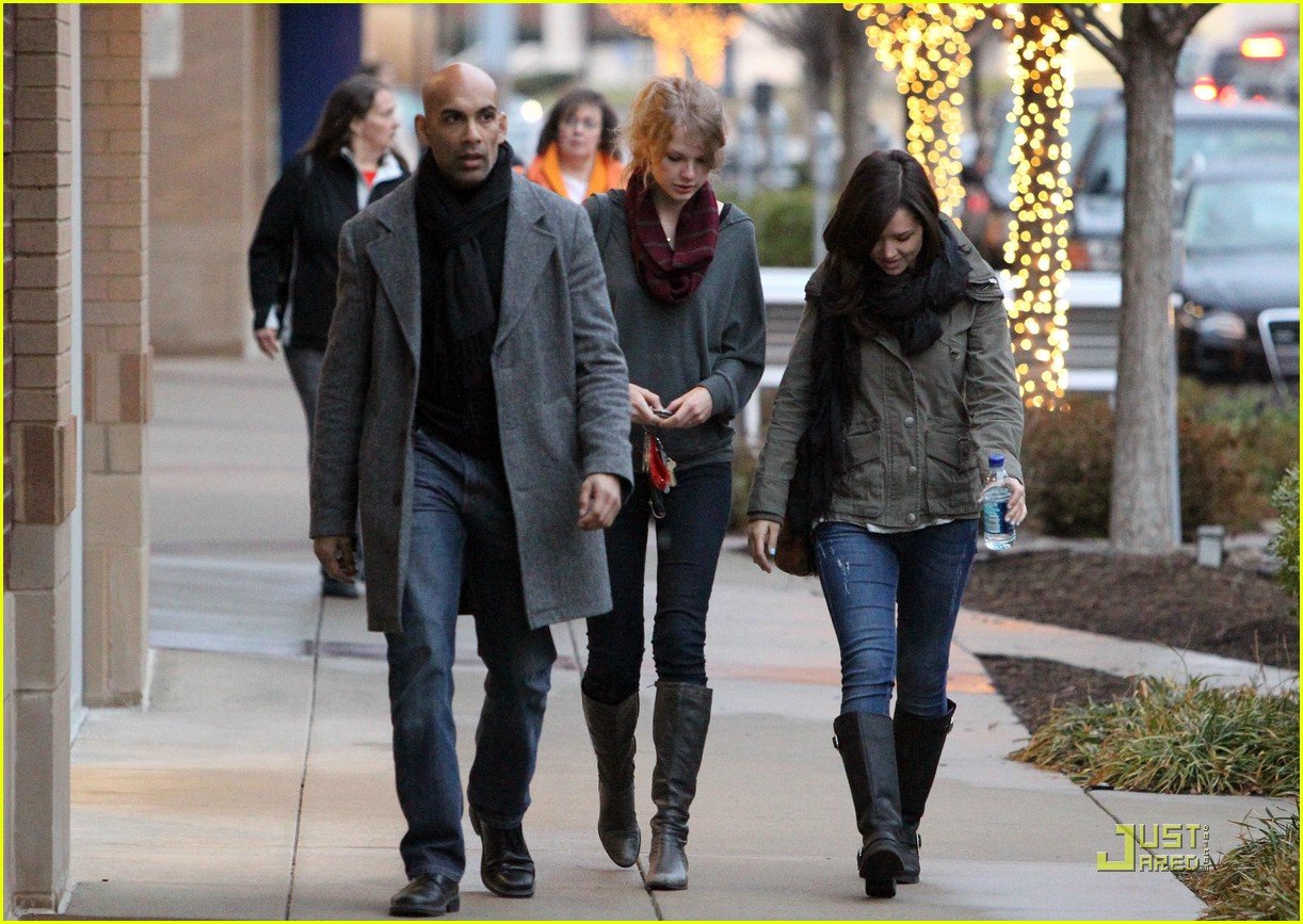 Taylor Swift is Pei Wei Pretty | Photo 398833 - Photo Gallery | Just ...